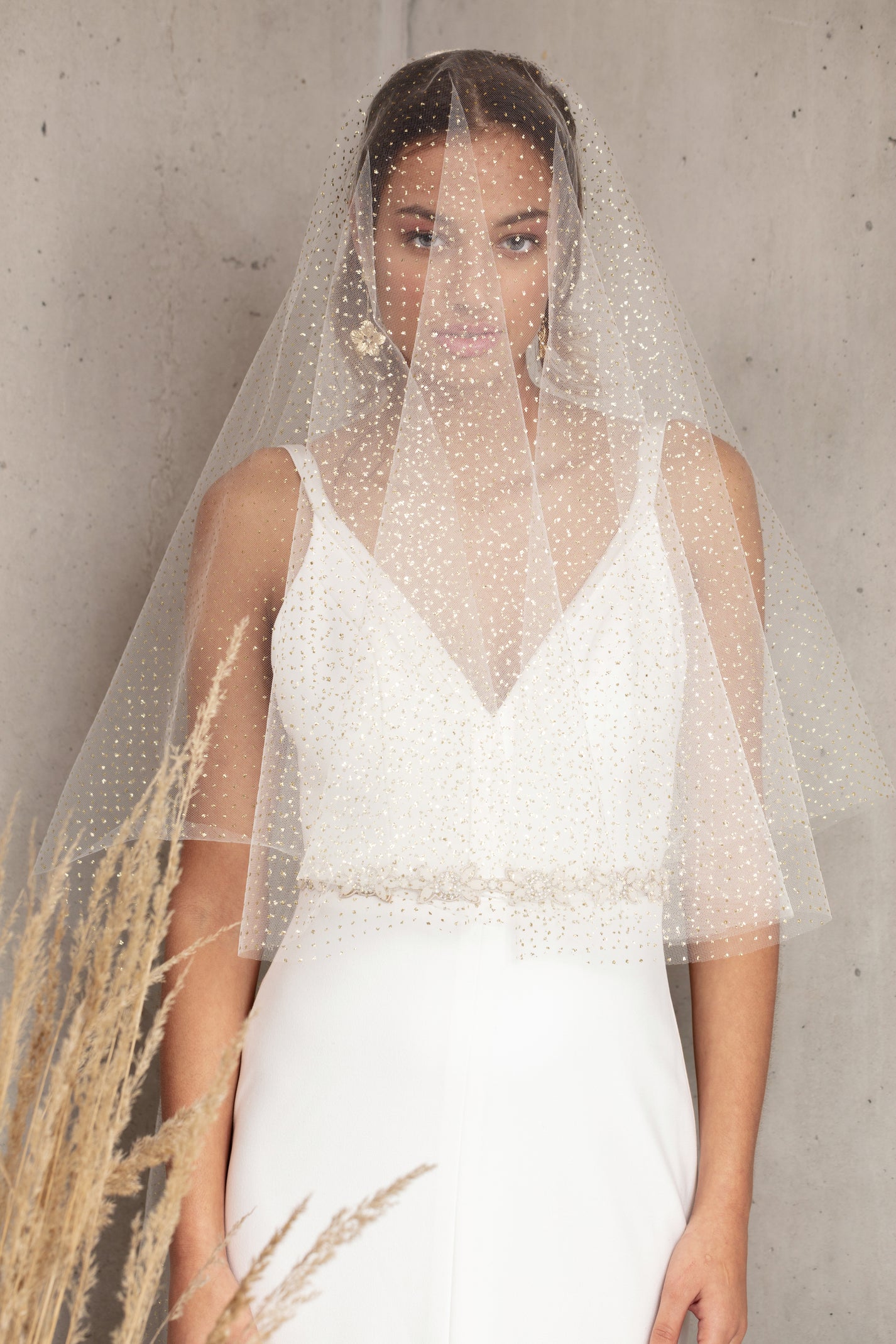 ISELA VEIL – Camilla Christine